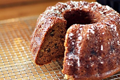 Easy Applesauce Cake - DESSERTS - Recipes - Sunrise Orchards